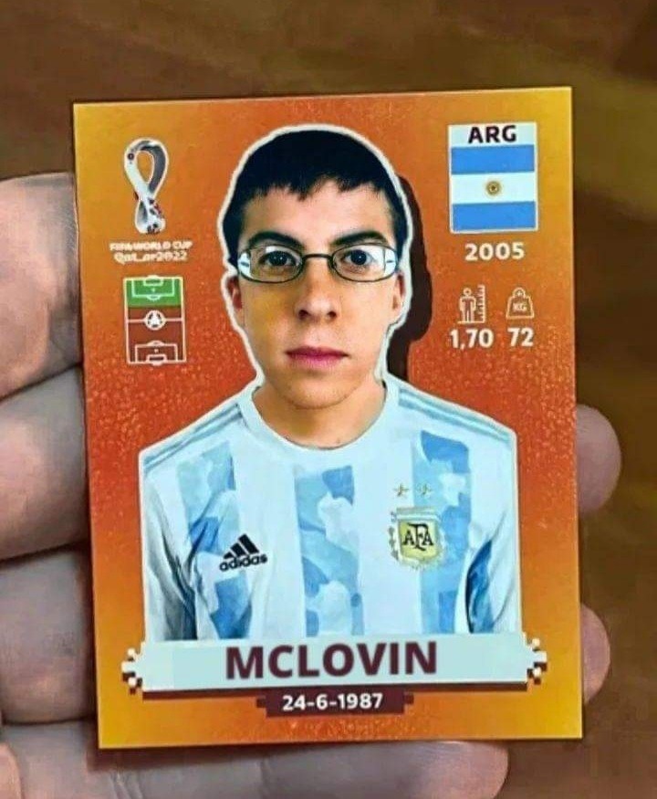 Eso pasa cuando tu tío te regala figuritas - Meme subido por ...
