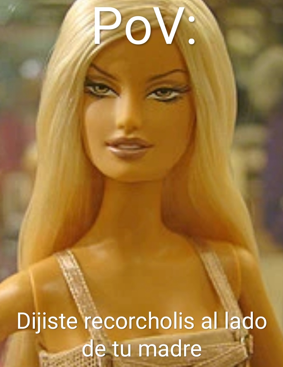 Aiuda me pega :( - Meme subido por Reynfernal :) Memedroid