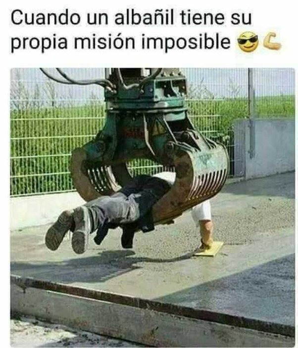 Yo cuando intento agarrar mi celular echado en la cama: - Meme subido ...