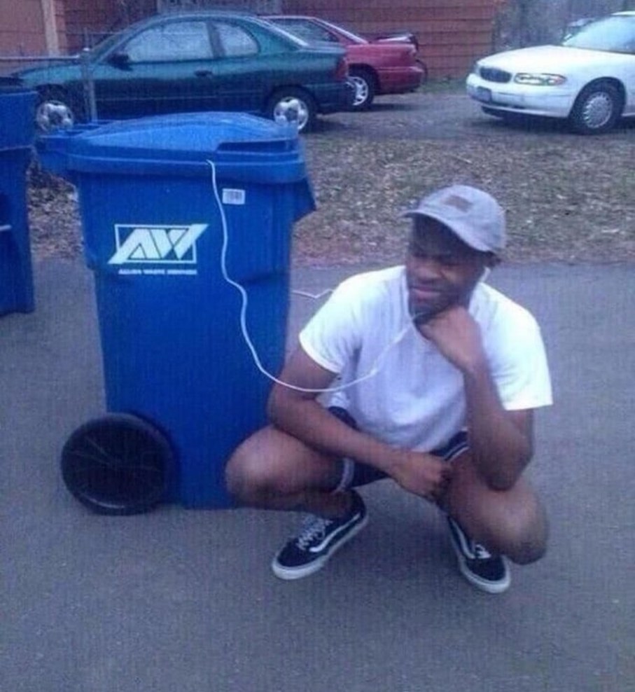 Que esta escuchando? - Meme subido por Airelo :) Memedroid