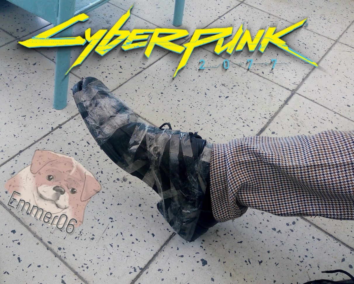 Es muy tarde pero en realidad si se le rompió el zapato - Meme subido ...